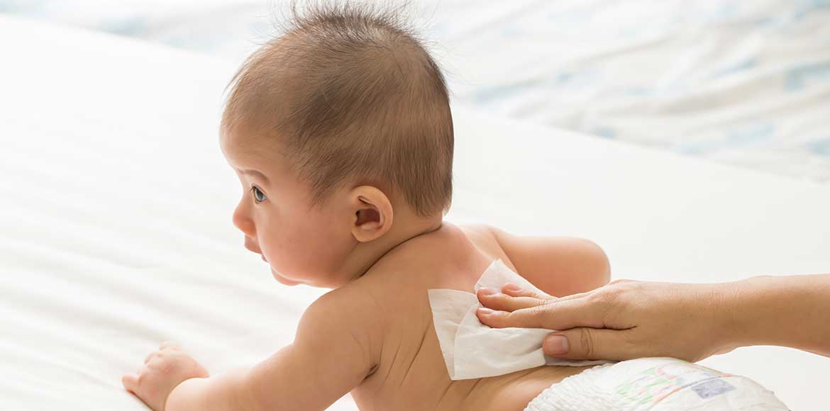 Amankah Penggunaan Tisu Bayi? Simak Penjelasan Berikut